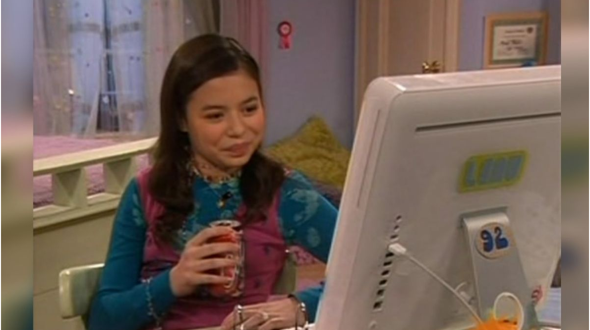 Miranda Cosgrove recrea su icónico meme de 'Drake & Josh' en la intro ... Miranda Cosgrove recrea su icónico meme de 'Drake & Josh' en la intro ...